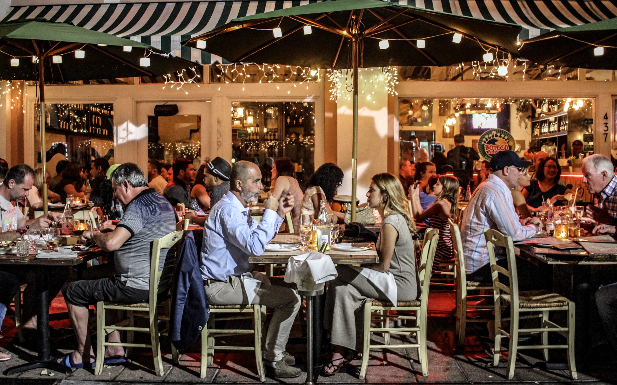 Española Way - Restaurants, Shopping, and Entertainment